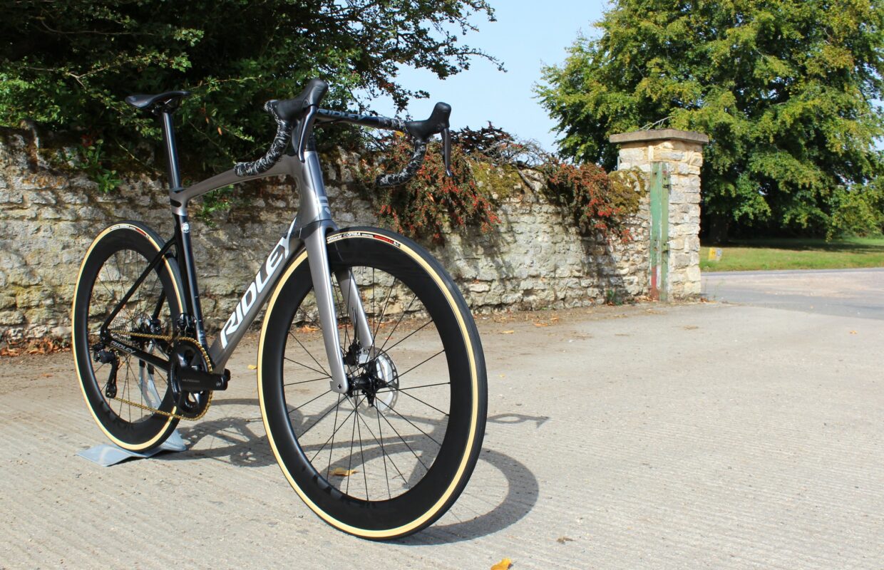 Ridley Noah Fast Ultegra Di2 Silver & Black Metallic (57) with Deda ...