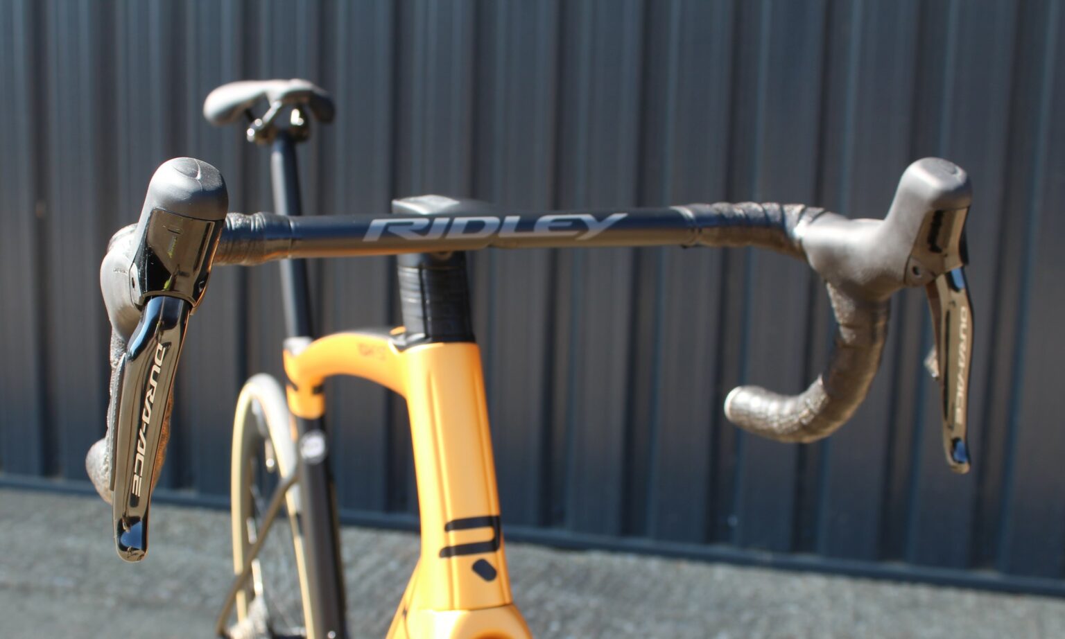 Ridley Noah Fast Dura Ace Di2, Matt Finish-Black & Gold Metallic with ...